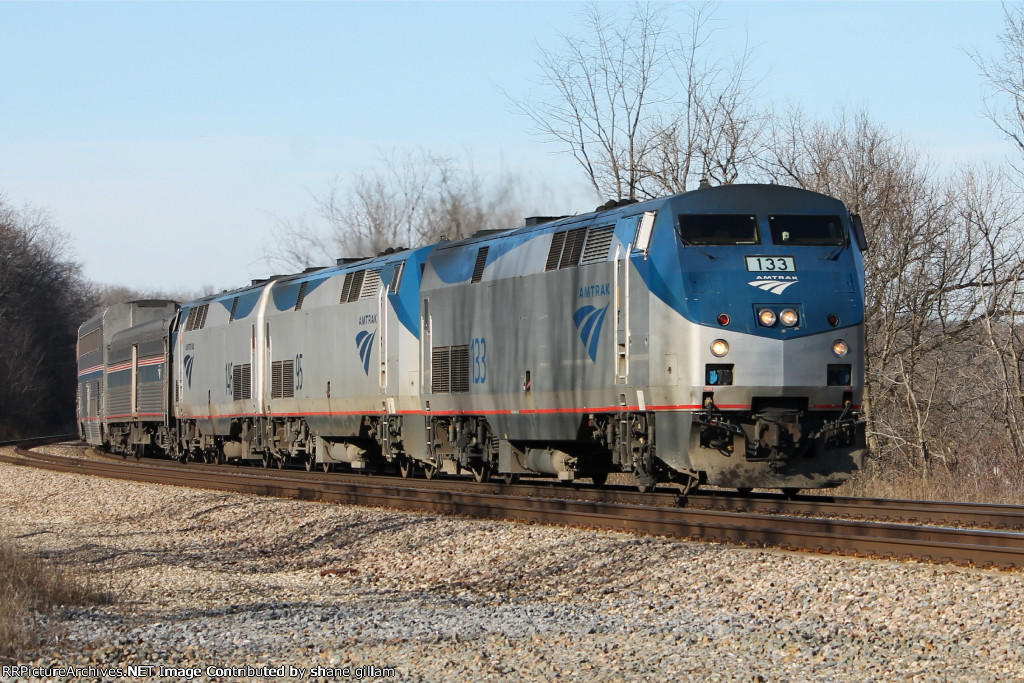 AMTK 133 heads east with the #4